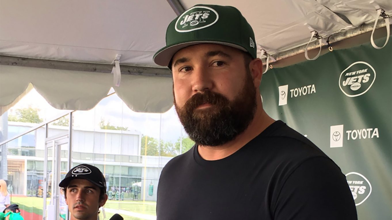 New York Jets C Ryan Kalil thinks his experience can help Sam Darnold
