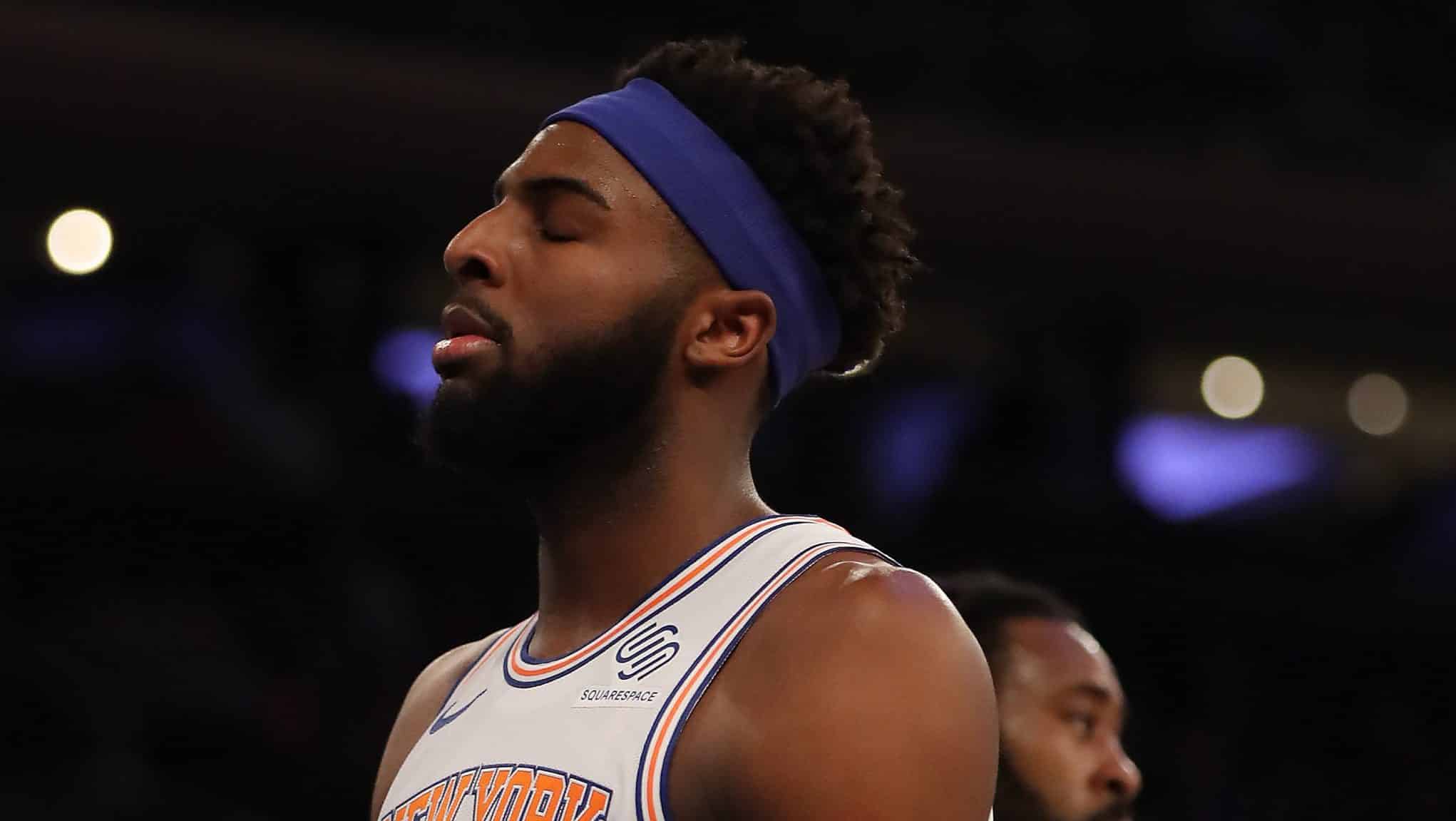 New York Knicks C Mitchell Robinson out with broken foot