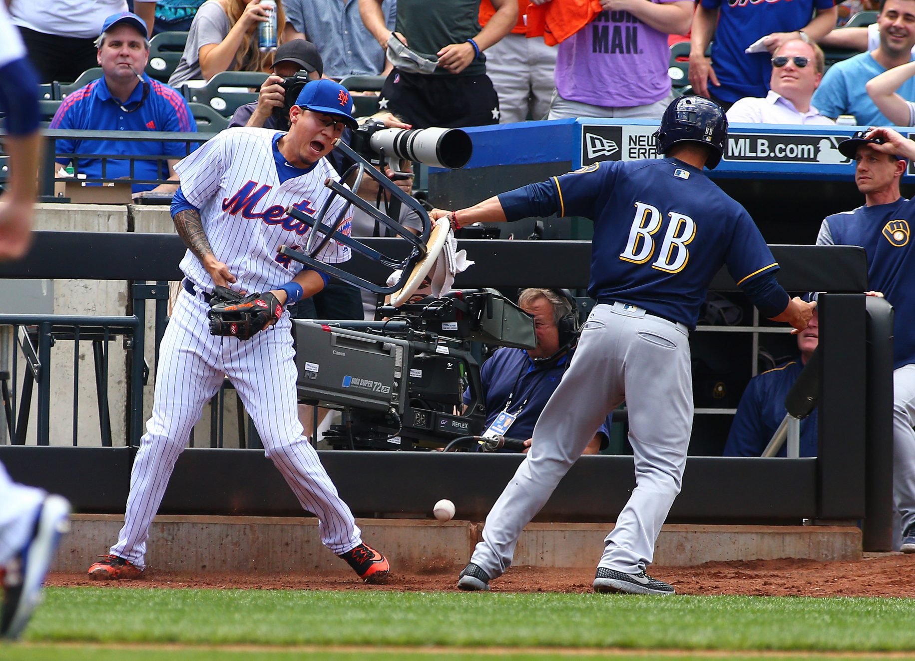 Milwaukee Brewers Bat Boy Interferes With Wilmer Flores on Play (Video)