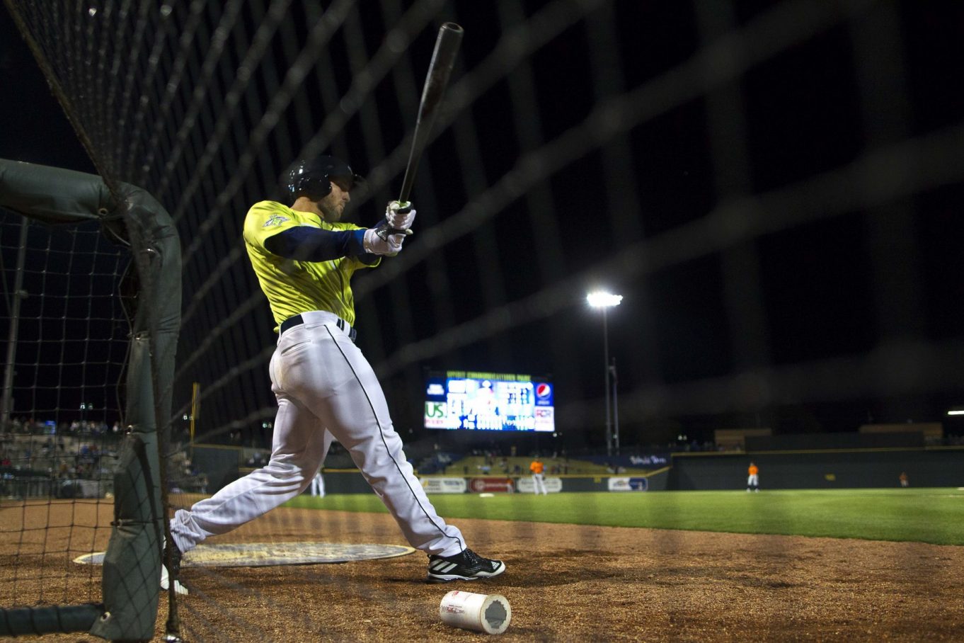 New York Mets: Tim Tebow's Bat Goes Flying Into the Stands (Video)