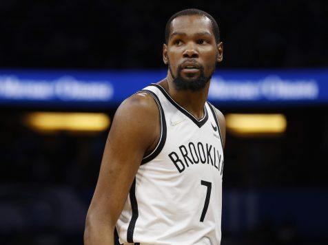 Carmelo Anthony Plays Pickup Game With LeBron James, Kevin Durant (Video)